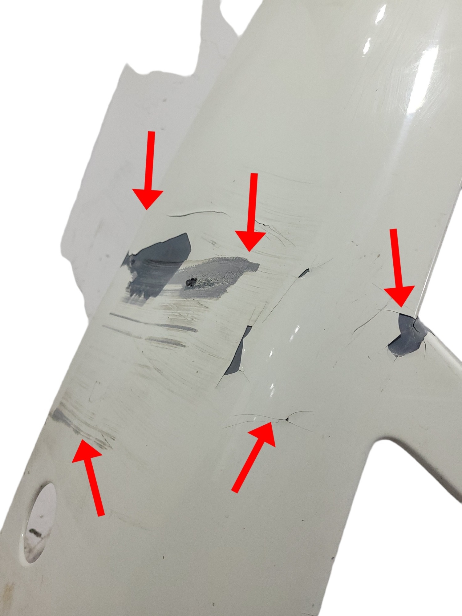 Moldura Farol Direito Volvo Fh 82076266 – Br Truck Peças