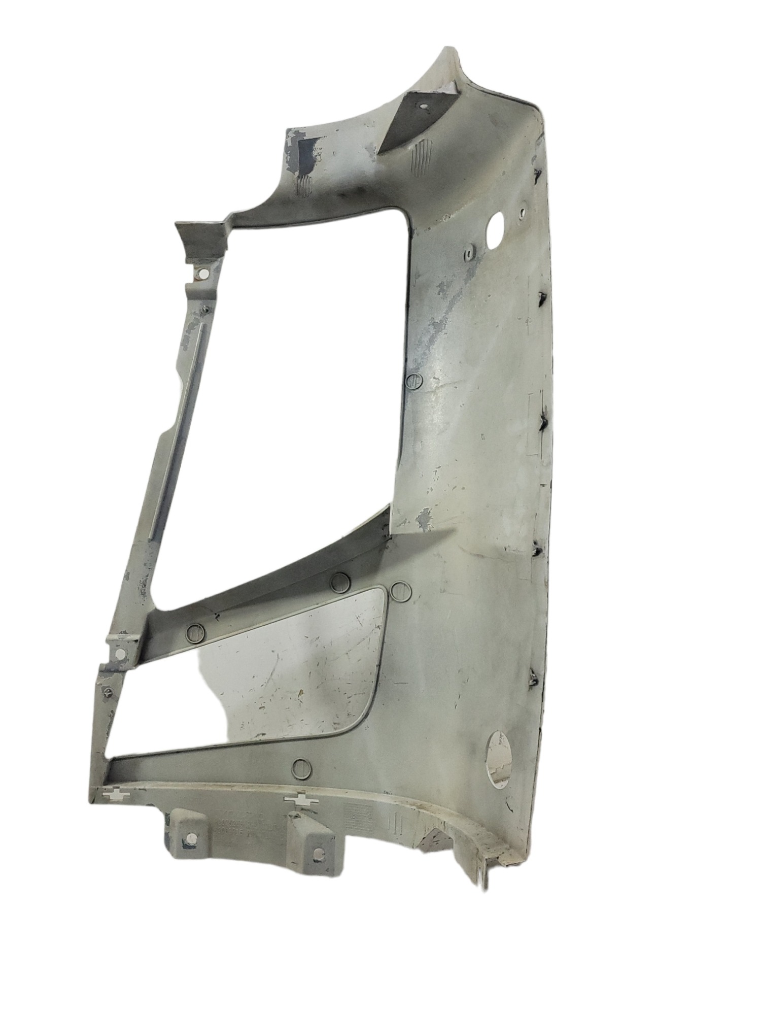 Moldura Farol Direito Volvo Fh 82076266 – Br Truck Peças