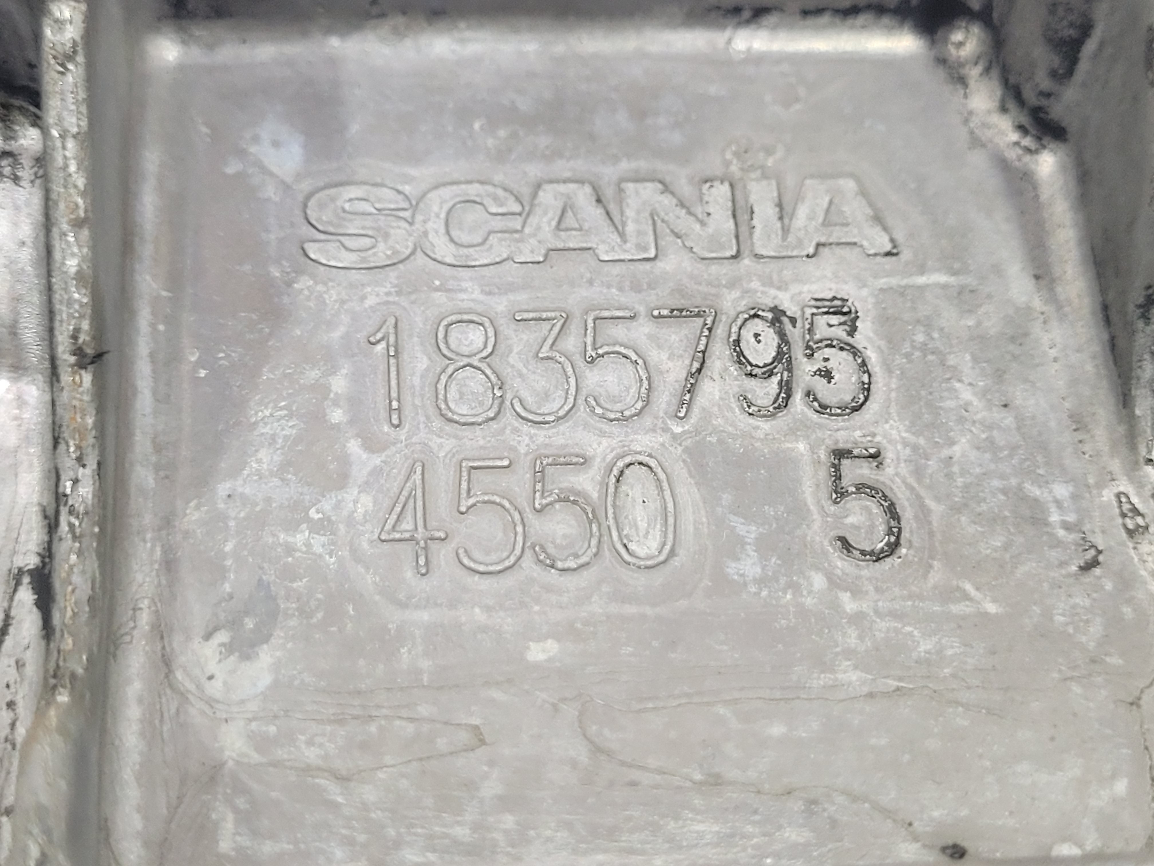 Tampa Lateral Do Motor Scania1835795 – Loja Brtruck